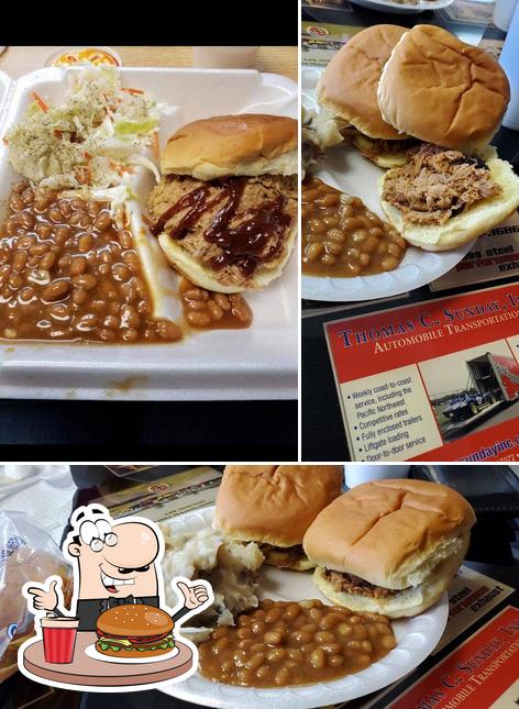 Smokey Pig Bar-B-Q in Bowling Green - Restaurant menu and reviews