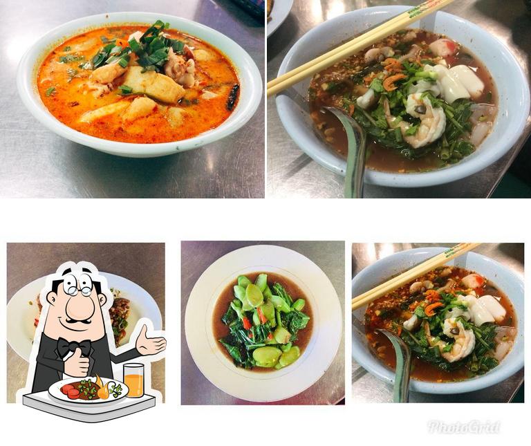ร้านอาหารเจ๊นก restaurant, Thai Samakkhi