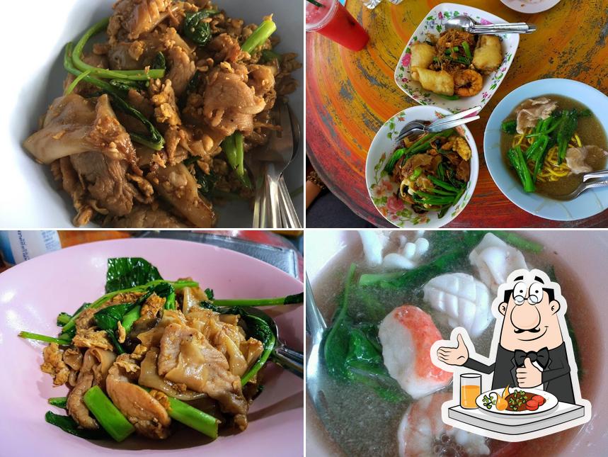 Rat Na Taling Chan restaurant, Bangkok, QCJC+F34 - Restaurant reviews