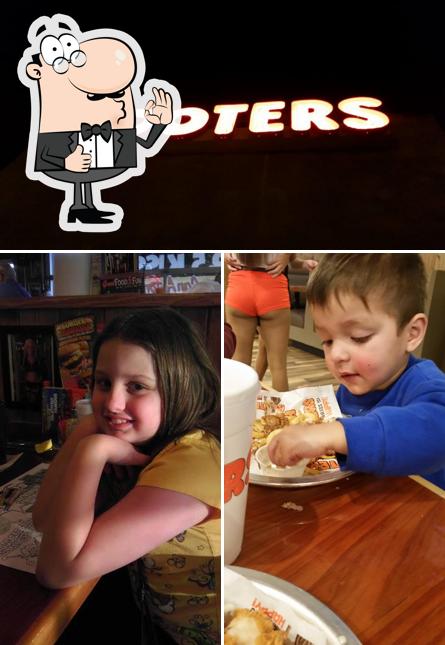 Hooters, 15412 I-35 N in Selma - Restaurant menu and reviews