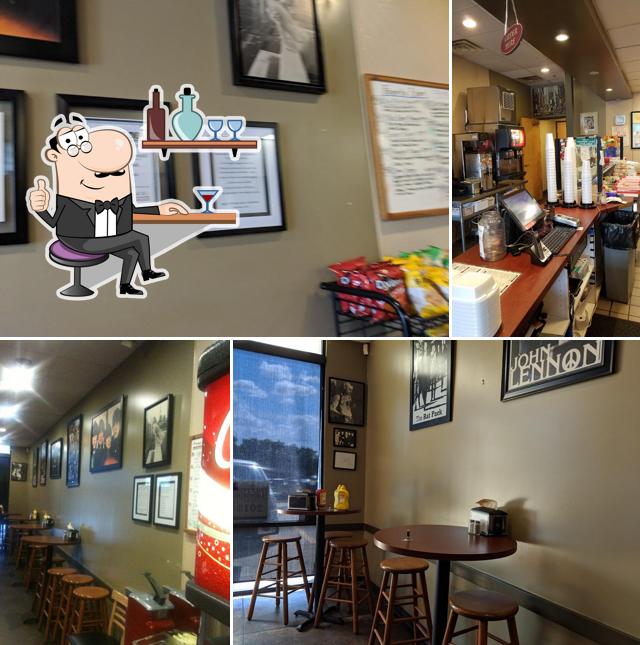 Top 5 restaurants with cheddar burgers in Flower Mound, january 2026 ...