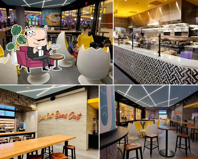 Sun's Out Buns Out in Las Vegas - Restaurant reviews