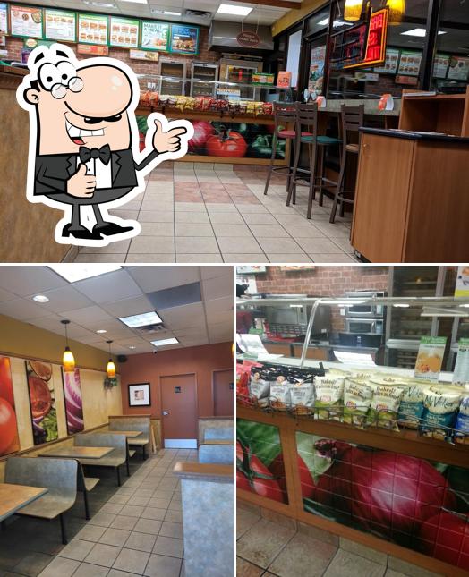 Subway, 1330 15 Ave SW #103 in Calgary - Restaurant menu and reviews