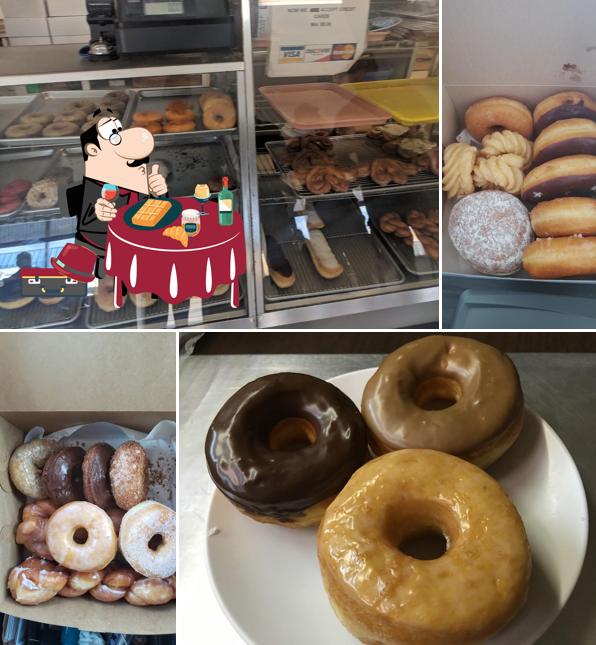 Top 2 restaurants with king Cake in Commerce City, september 2025 ...