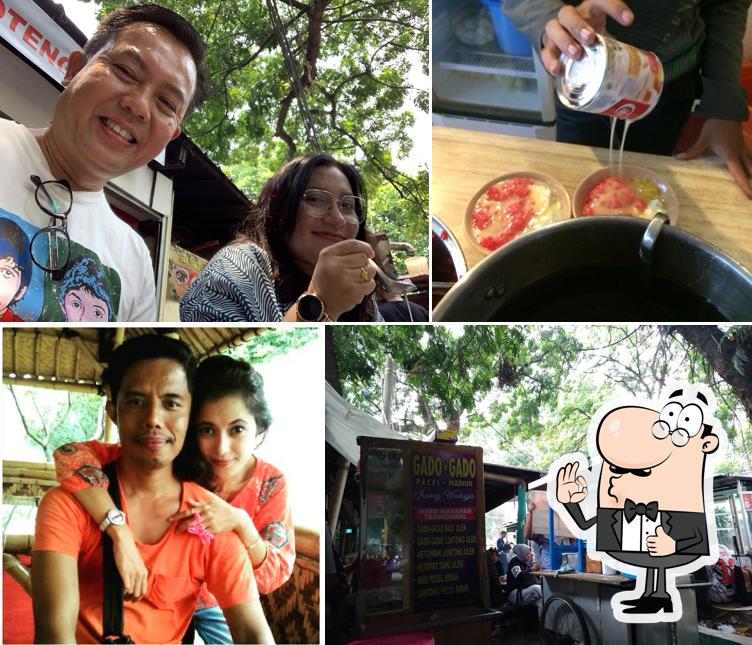 Es Sekoteng & Siomay BOPER restaurant, Bogor - Restaurant reviews