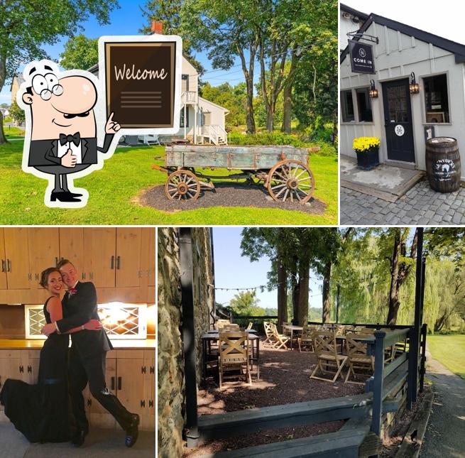 House and Barn in Emmaus - Restaurant reviews