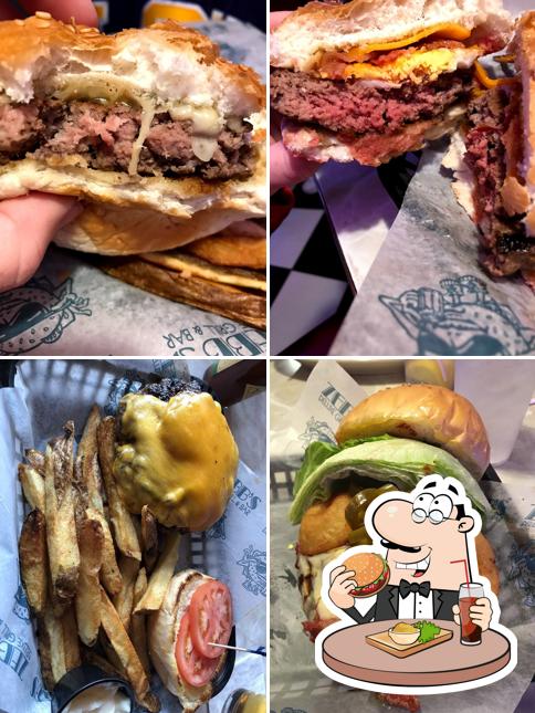 Zebb's Deluxe Grill & Bar in Mattydale - Restaurant menu and reviews