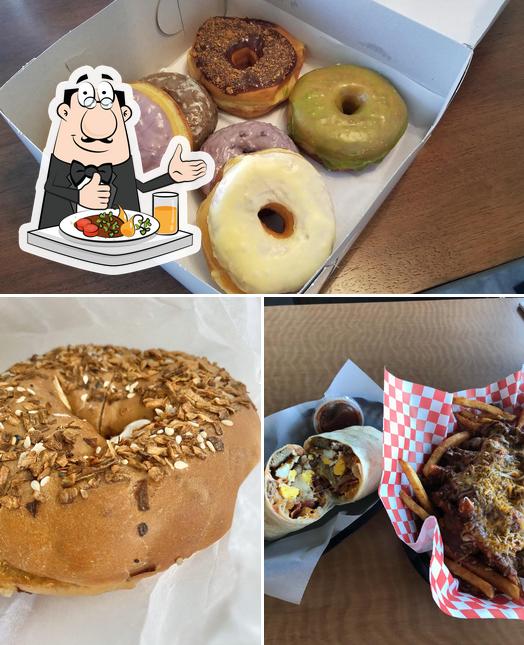Glee Donuts & Burgers in Anaheim - Restaurant menu and reviews