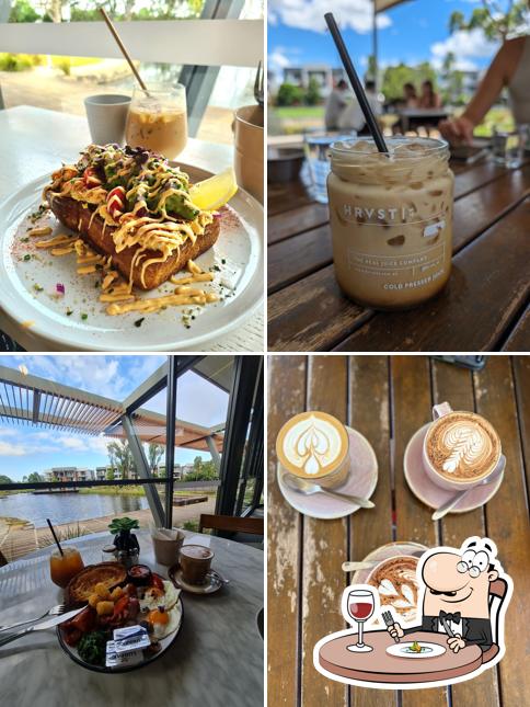 Two By Four Cafe, Blacktown - Carta del restaurante y opiniones