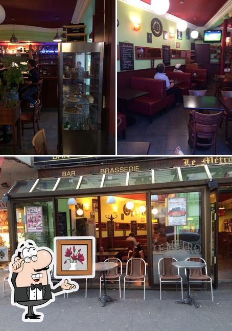 Le Métro pub & bar, Paris, 203 Bd Voltaire - Restaurant reviews