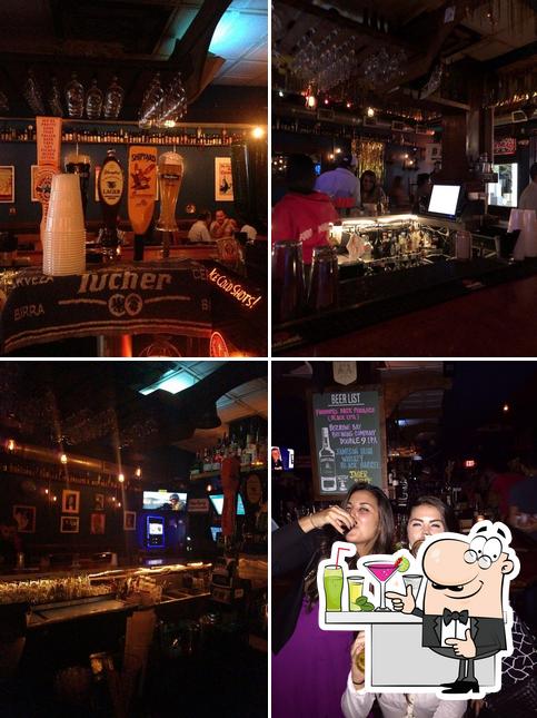 The Bar, 172 Giralda Ave in Coral Gables - Restaurant menu and reviews