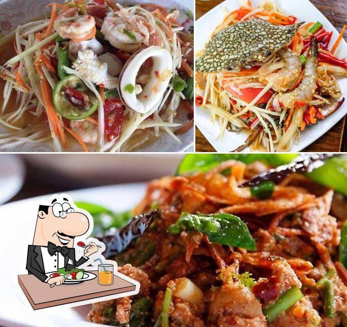 ลาบเป็ดแซ่บ อุทัยธานี - บางปะอิน restaurant, Ban Len, 6H9H+5P6 ...
