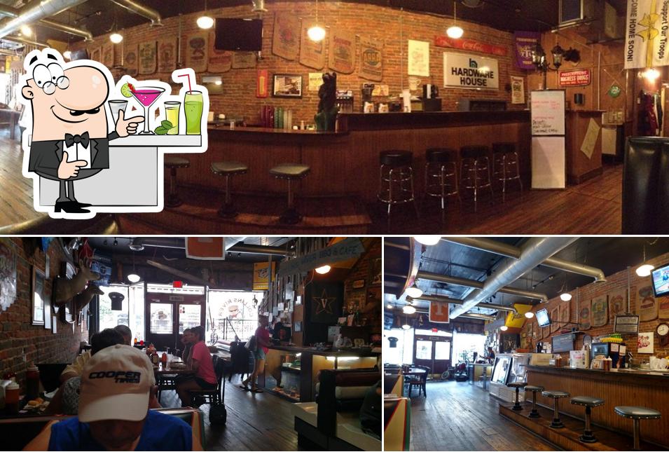 Collins River BBQ & Cafe in McMinnville - Restaurant menu and reviews