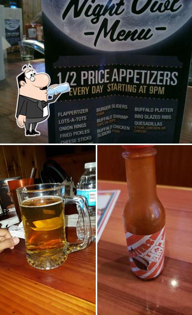 Hooters, 9807 South Blvd in Charlotte - Restaurant menu and reviews