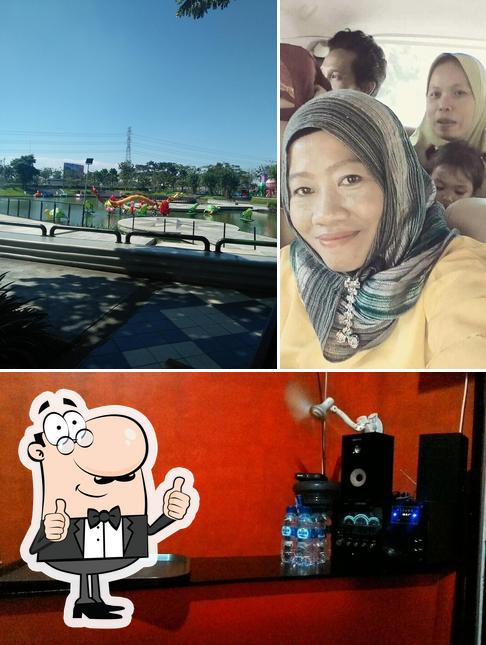 Red Planet Cafe, Surabaya - Restaurant reviews