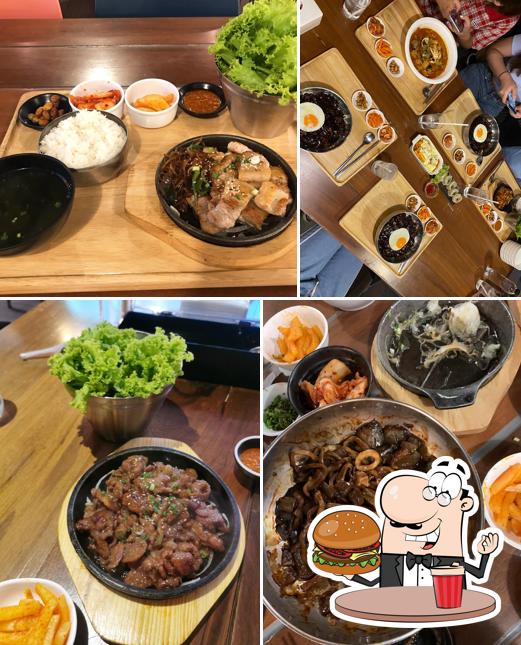 Hongdae station the street restaurant, Bangkok, เลขที139 - Restaurant ...