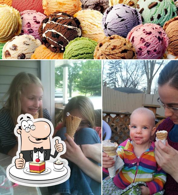 Ice Cream Cottage, 21413 PA-198 in Saegertown - Restaurant reviews