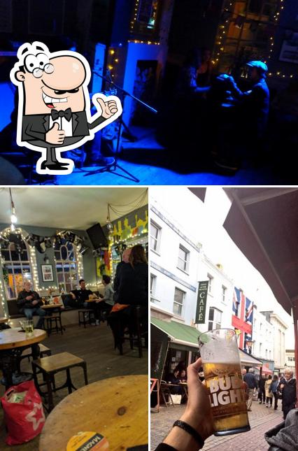 Crowns Brighton in Brighton - Restaurant reviews