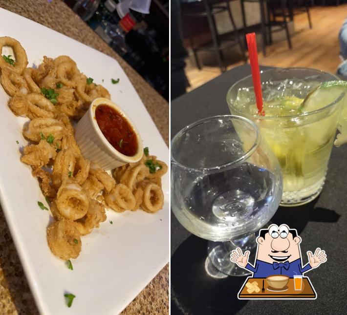 La Conquista Lounge, Fall River - Menú del restaurante, precios y reseñas