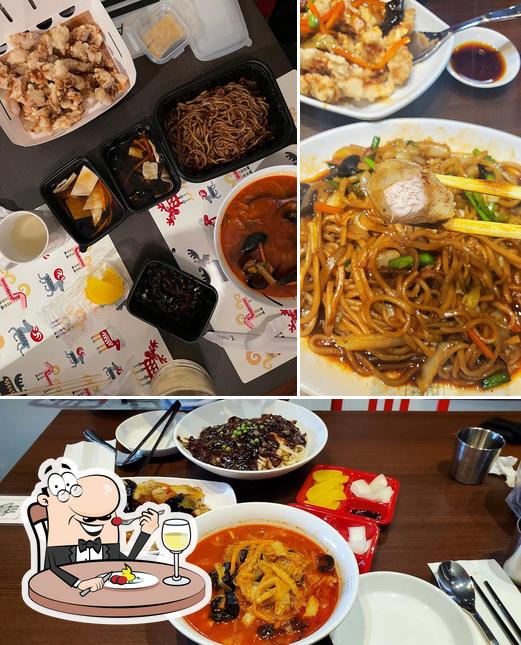 Paik's Noodle North York 홍콩반점 in Toronto - Restaurant menu and reviews