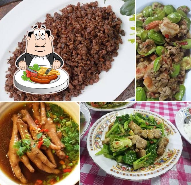 ครัวข้างปั๊ม, Wat Sing - Restaurant menu, prices and reviews