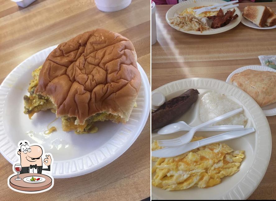 Tracy's Cafe, Bailey - Restaurant menu, prices and reviews