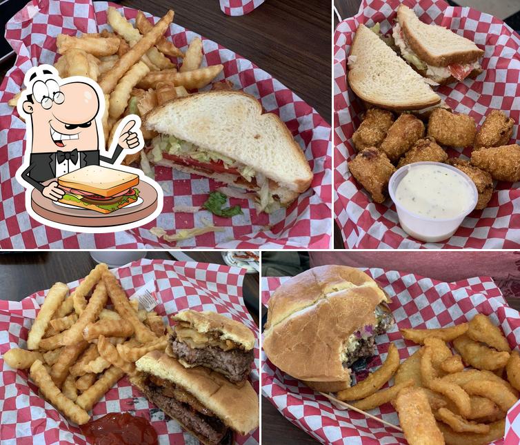 Triangle Restaurant, 9841 W Hwy 80 in USA - Restaurant menu and reviews