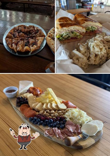 Aviator Pizza & Drafthouse, Austin - Restaurant menu, prices and reviews