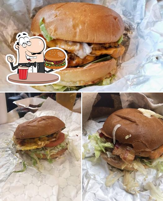 Built Custom Burgers, 6301 Silver Dart Drive in Mississauga ...