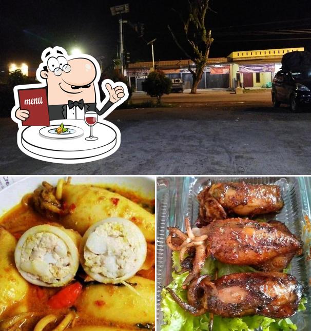 Bebek Goreng & Pecel Lele "Mbak Misnadewi" restaurant, Serasan Jaya ...