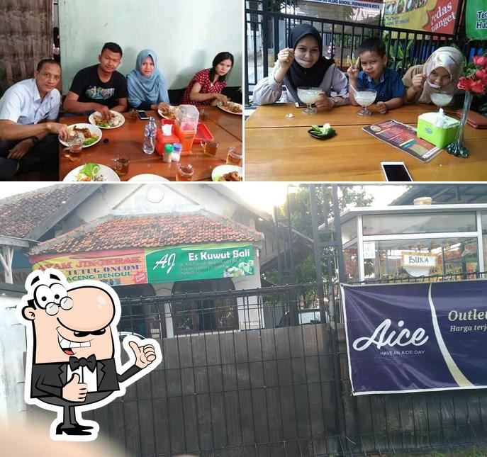 Ayam Bakar Jingkrak Dan Tutug Oncom Bu Aceng Bendul cafe, Purwakarta ...