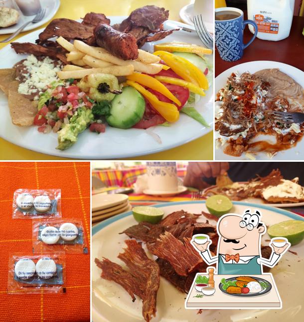 Top 2 restaurants with pozole in Santa Rosa de Lima, Guanajuato ...