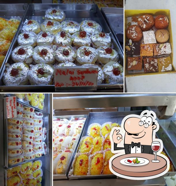Om Kheteshwar Sweets And Farsan Mart, Bharuch