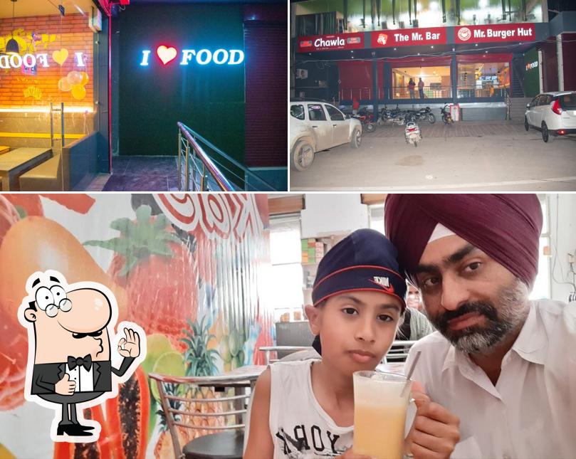 Mr Burger Hut, Urmar Tanda - Restaurant reviews
