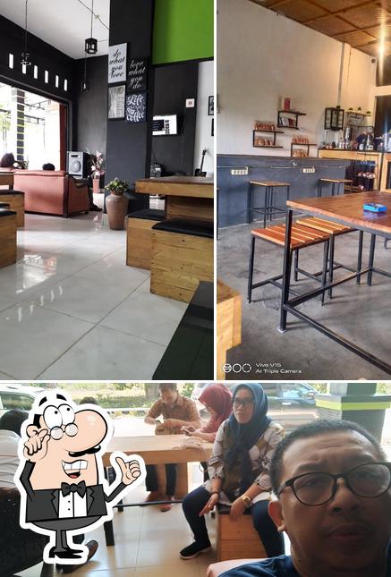 Aml Coffee cafe, Polewali - Restaurant reviews
