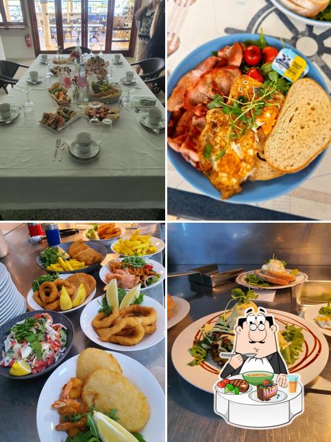 Flinders Seafood & Bar, Sandgate - Restaurant menu, prices and reviews