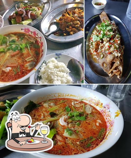Petch Pochana Tom Yum Shrimp restaurant, Bangkok - Restaurant reviews