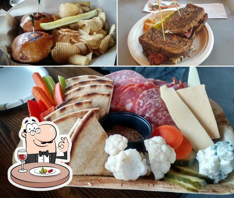 Bore Tide Deli, 1000 Arlberg Ave in Anchorage - Restaurant reviews