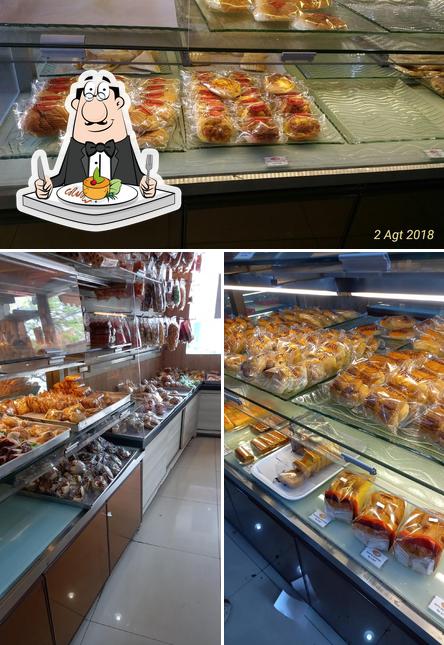 Vitasari Bakery Holis, Bandung, Jl. Holis No.327D - Restaurant reviews