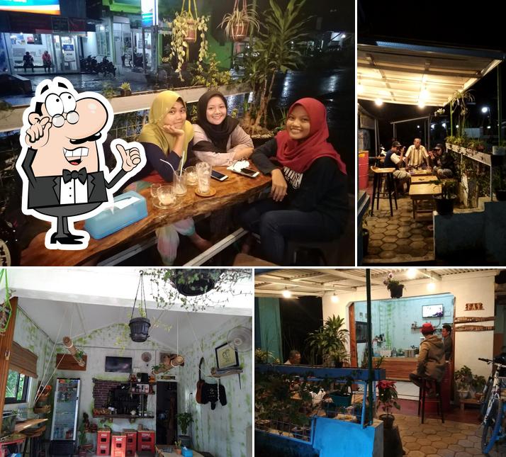 FAY ROTI & DRINK cafe, Kendalsari - Restaurant reviews