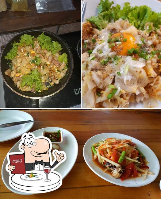 Chicken over rice restaurant, Phuket - Restaurant reviews