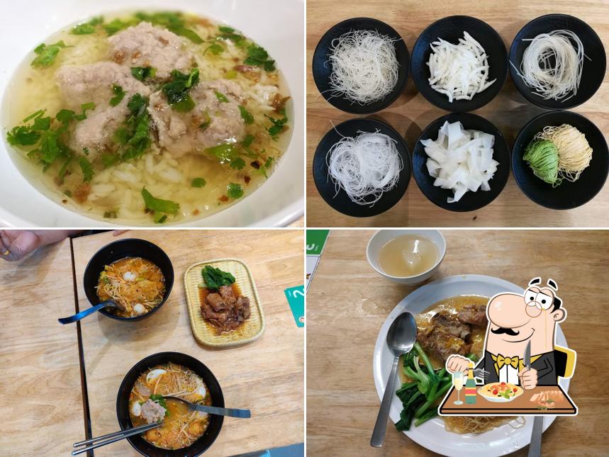 Wawa Noodle, Bangkok, Sala Daeng - Restaurant menu, prices and reviews