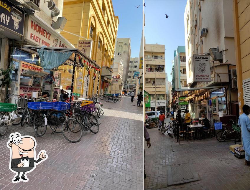 Honeyz fast food, Dubai - Restaurant menu, prices and reviews