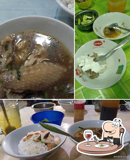Sop Ayam Pak Min Klaten cafeteria, Semarang, Jl. Abdulrahman Saleh No ...