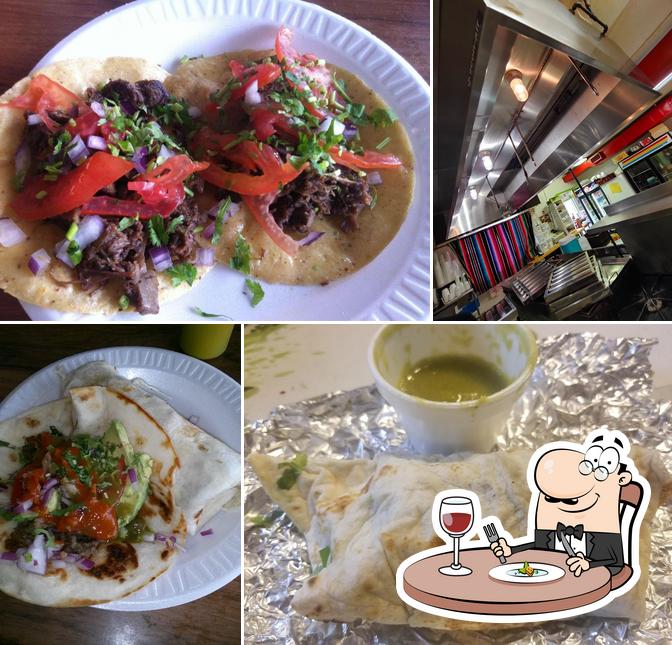 El Lugar III, 2121 E 5th St in Tyler - Restaurant menu and reviews