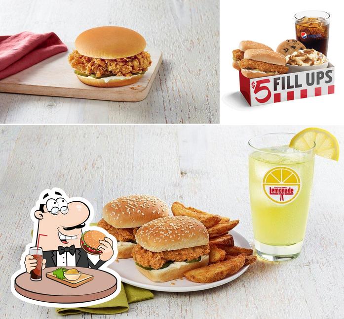 KFC, 7902 University Ave in Lubbock - Restaurant menu and reviews