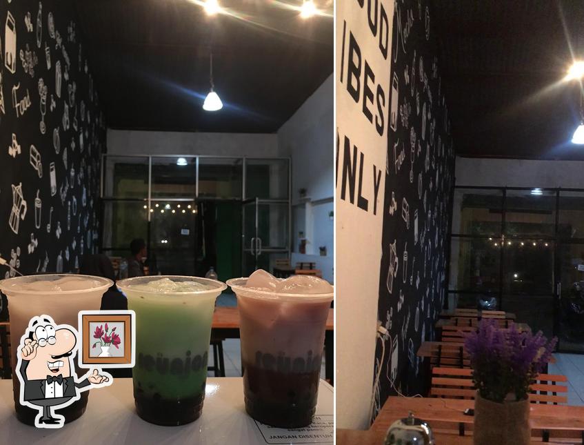 REUNION CAFE, Pacitan - Restaurant reviews