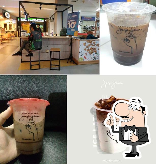 Kopi Janji Jiwa Poins Square, South Jakarta, Di depan Restoran A&W ...