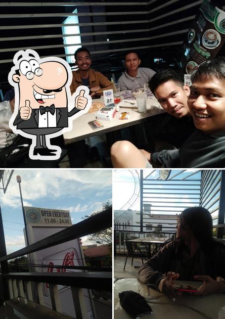 Nine Ball cafe & Billiard, Mentawa Baru Hilir - Restaurant menu and reviews