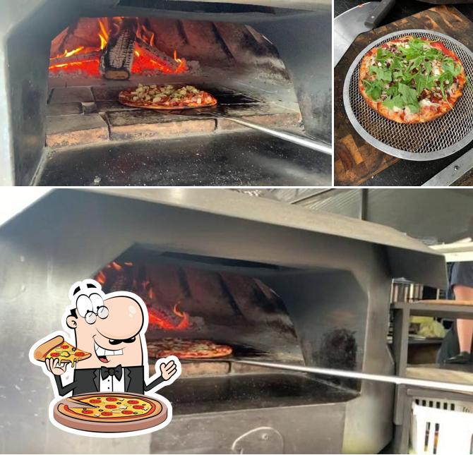 Full Moon Pizza, Petoskey - Restaurant menu, prices and reviews